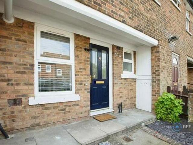 Lonsdale Close, London, 1 Bedroom Maisonette