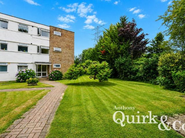 Lonsdale Close, Pinner, HA5 2 bed flat to rent £1,800 pcm £415 pw