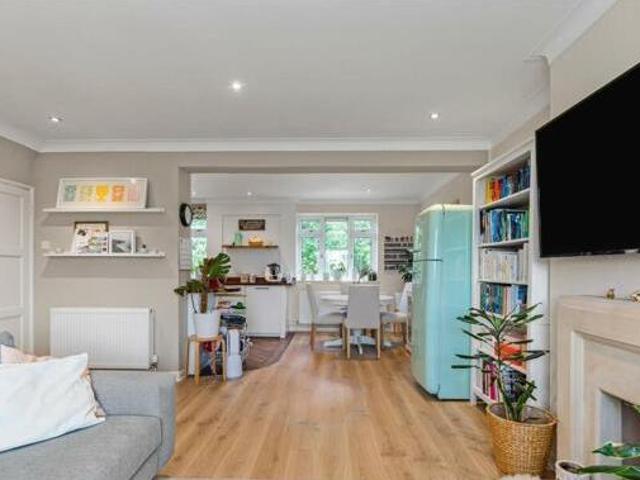 Lonsdale Road, Barnes, 3 Bedroom Flat
