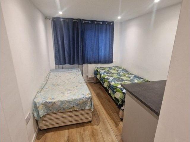 Lonsdale Road, Stevenage SG1, Room to rent, £499 pcm | PrimeLocation