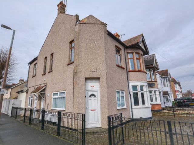 Lonsdale Road, Southend On Sea SS2, 1 bed flat to rent, £850 pcm | PrimeLocation