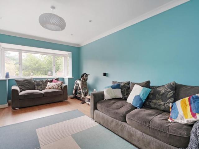 Lonsdale Road, Weybridge, Surrey KT13, Room to rent, £725 pcm | PrimeLocation