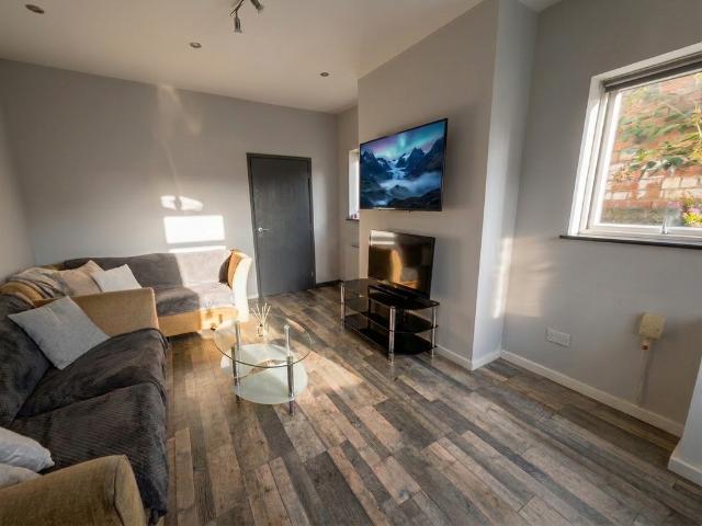 Lonsdale Road 3 bed, Lenton NG7 3 bed house to rent £1,499 pcm £346 pw