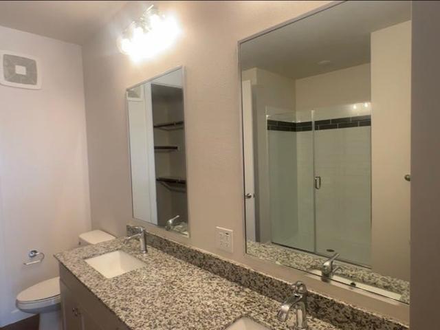 Looking for 1 chill roommate, big apartment