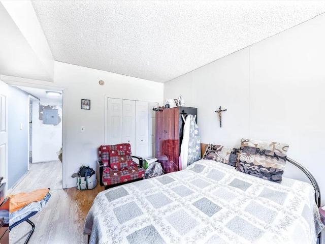 Looking For 1 Roommate To fill Spare Bedroom