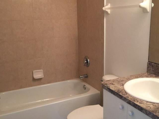 Looking for 1 Roommate