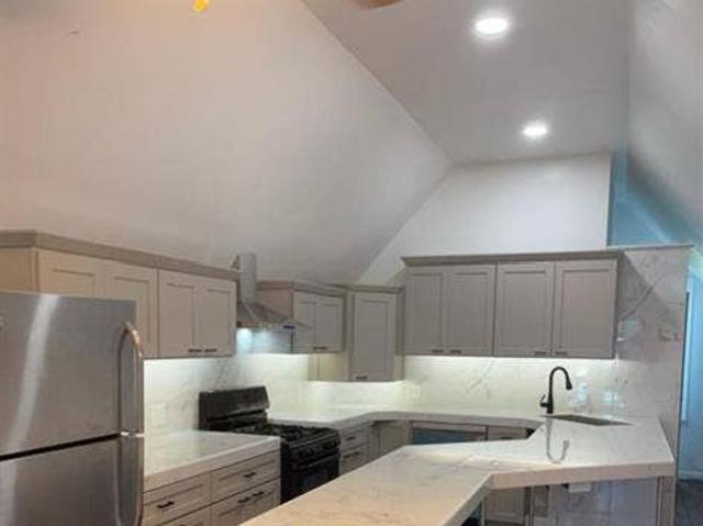 Looking for 2 additional roomates!