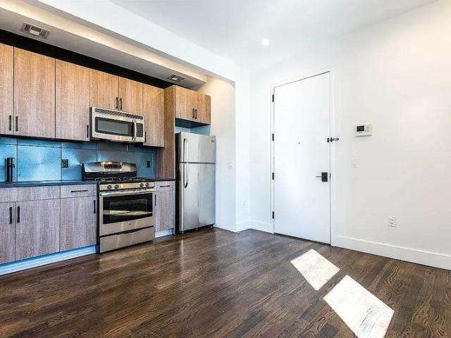 Looking for 2 roommates for my 3BR / 1.5BA Aug 1st