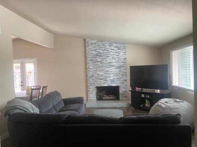 Looking For 3 Roommates!