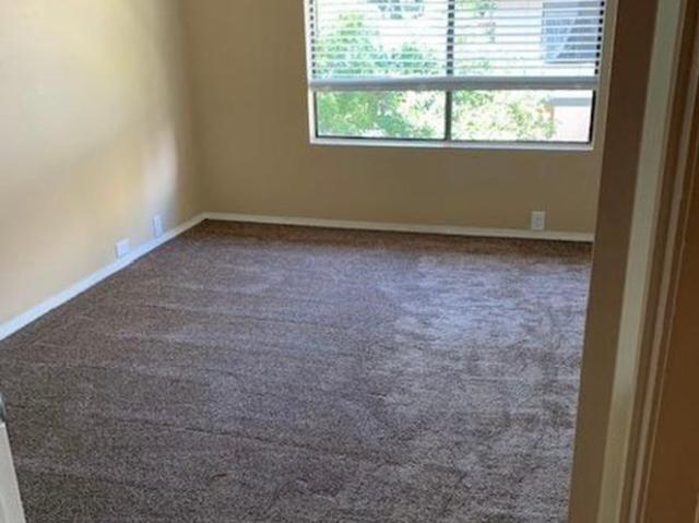 Looking for 3 roommates to fill 3 bedrooms