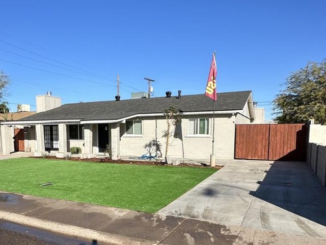 Looking for 3 roommates in Tempe! 5 min from asu