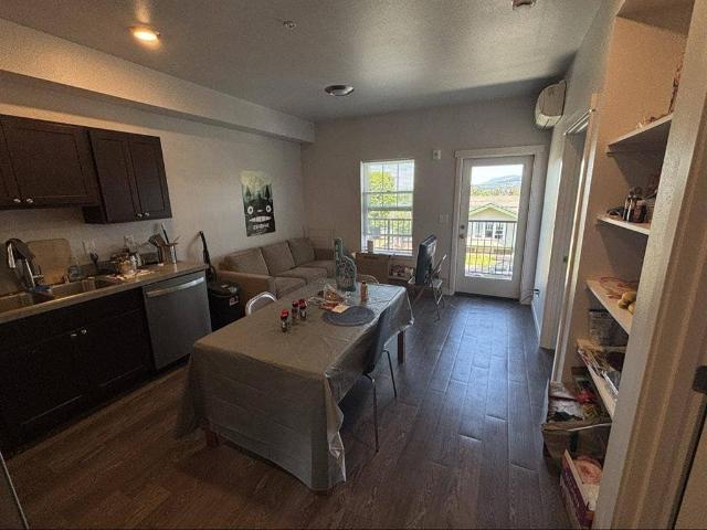 Looking for 3rd roommate!
