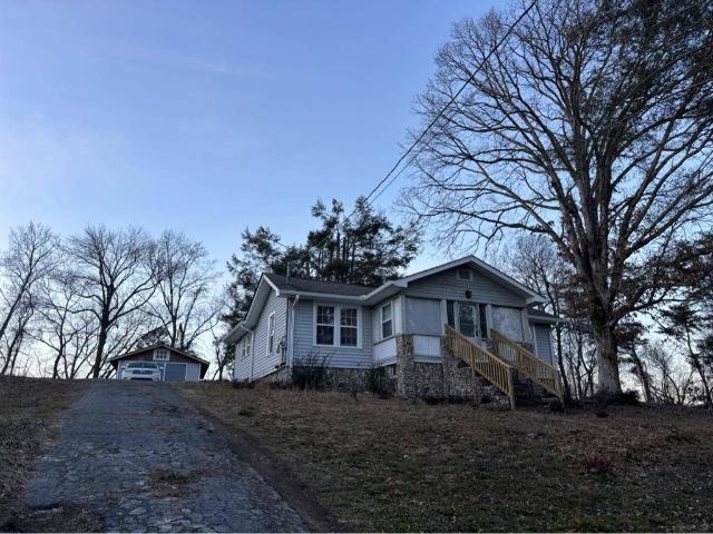 Looking for 3rd roommate Redbank