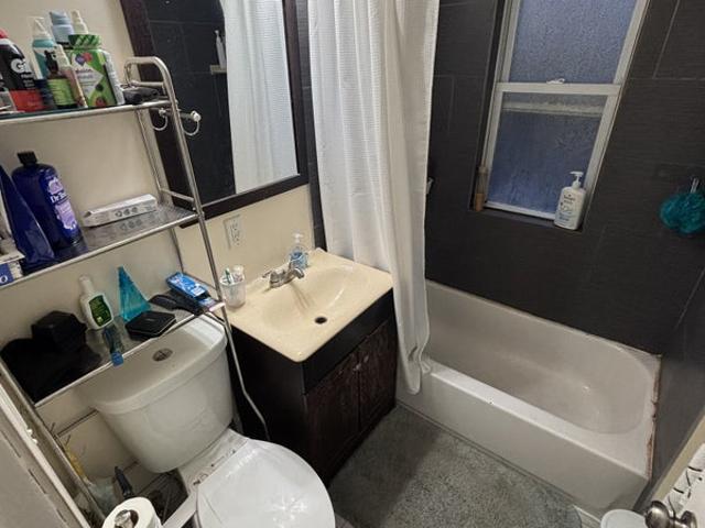 Looking for third roommate
