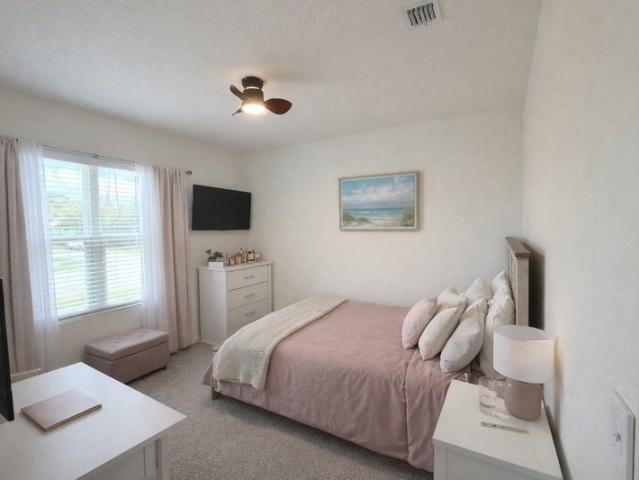 Looking for two roommates for my home