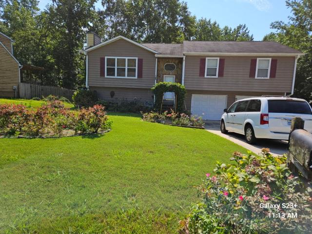 Looking for woman to share house