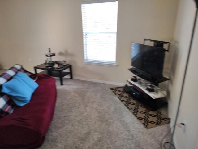 Looking for a nanny live in for 3 children