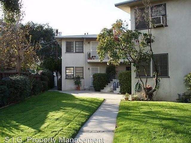 Looking for a chill roommate to share an apartment