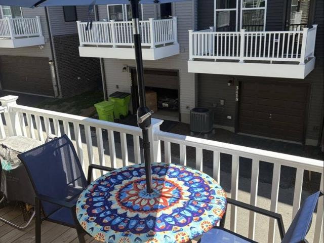 3 rooms available