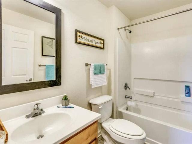 Looking for a female to sublease!