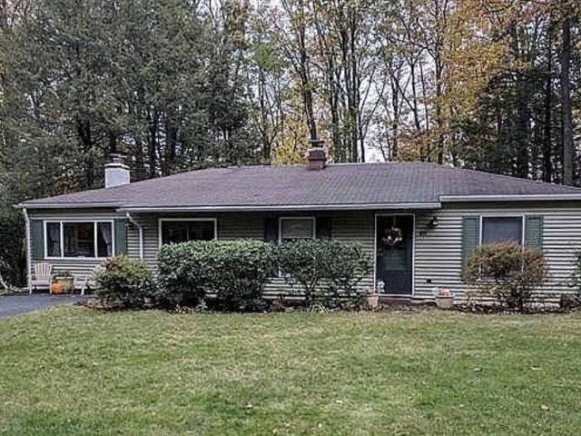 Looking for a female housematee