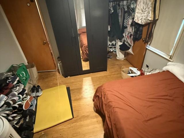 Looking for a female roommate