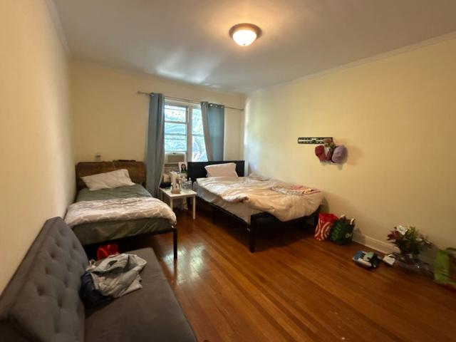 Looking for a FEMALE roommate