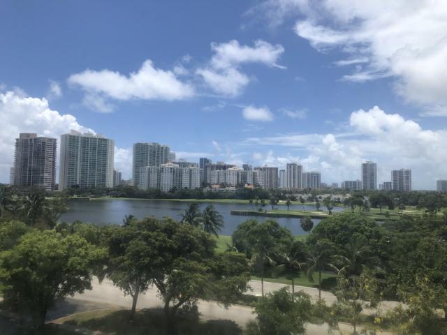 Looking for a female roommate