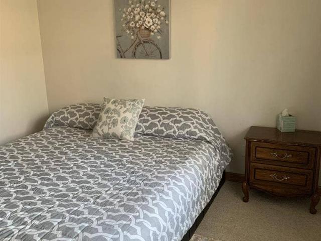 Looking for a female roommate!
