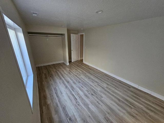 Looking for a housemate