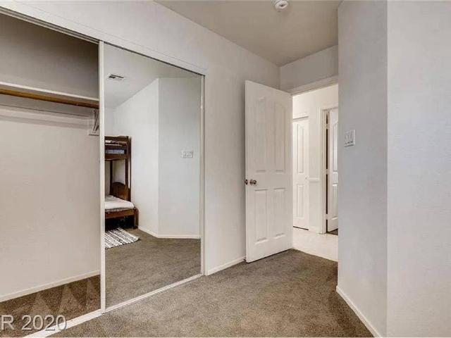 Looking for a lady roommate.