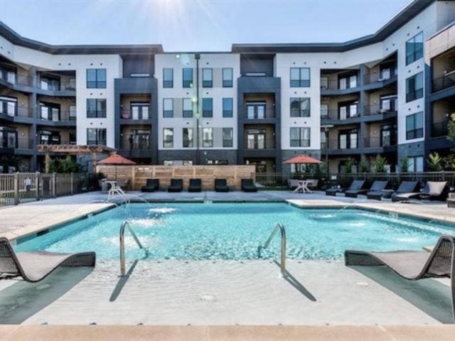 Looking for a roomie