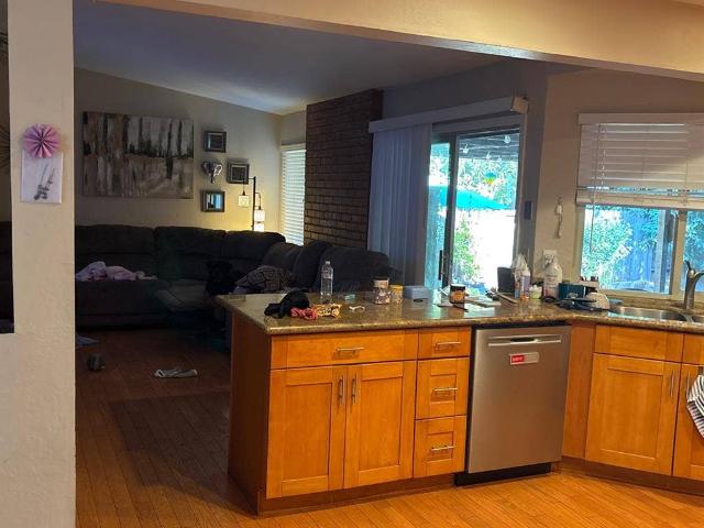 LOOKING FOR A ROOMIE! 1,200
