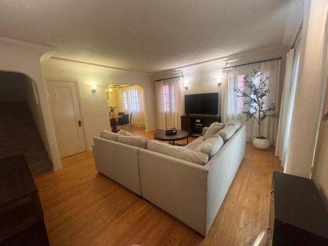 Looking for a roomie