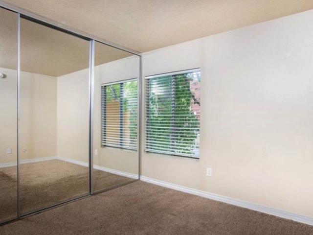 Looking for a roomie in the valley!