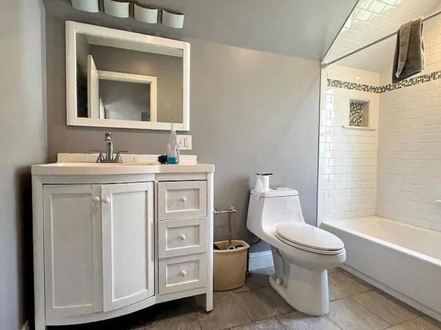 Looking for a roommate in Malden