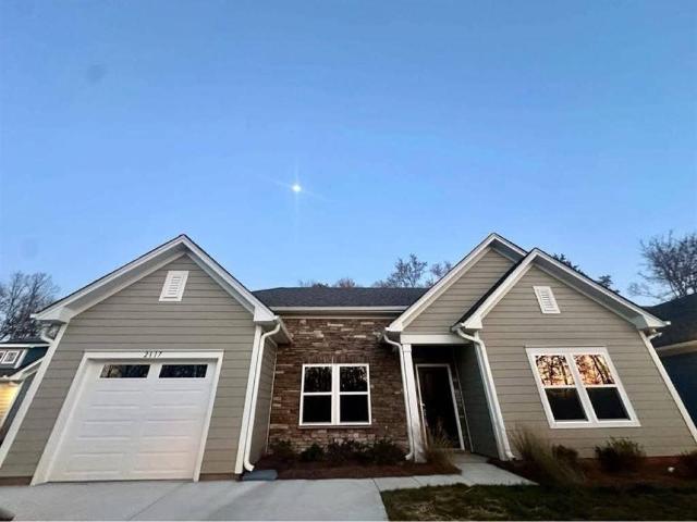 Looking for a roommate in August