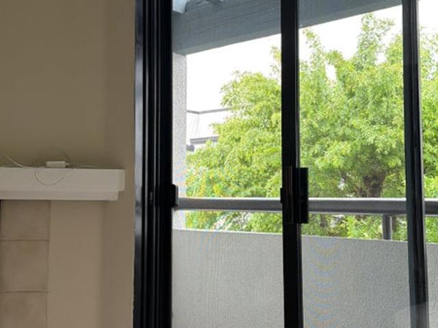 Looking for a roommate in Burbank CA