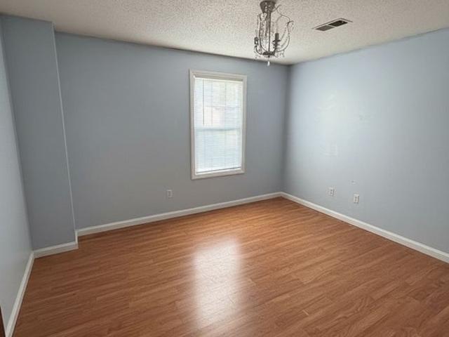 Looking for a roommate in Branford!