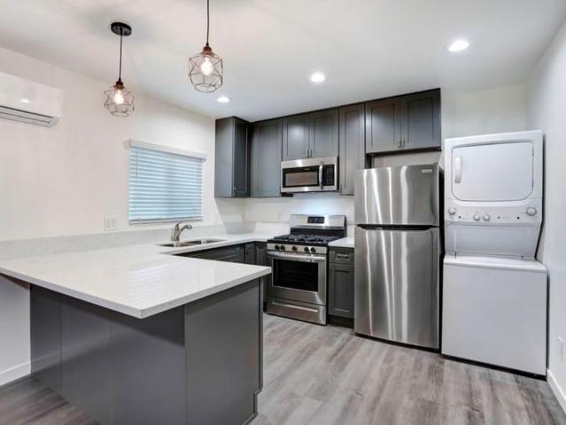 Looking for a roommate in Logan Heights