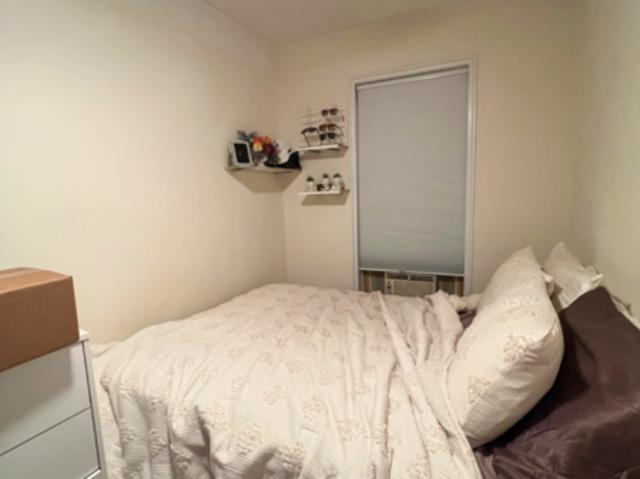 Looking for a roommate in prime SoHo! 10/1 Move In / New 1 Year Lease