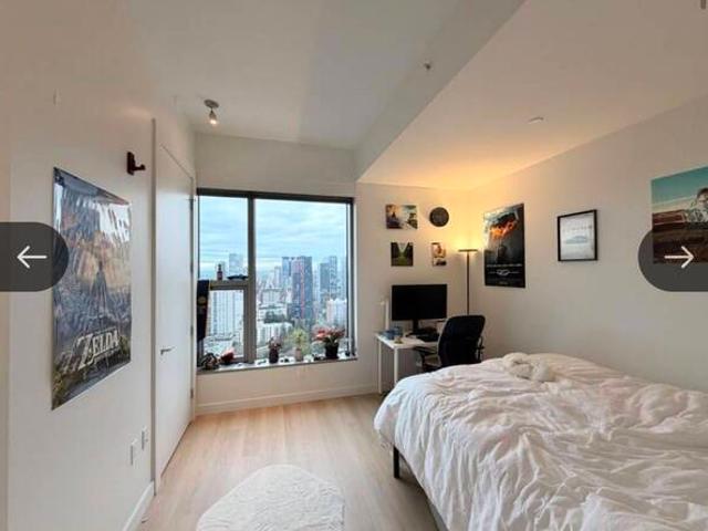 looking for a roommate in Southlake union seattle