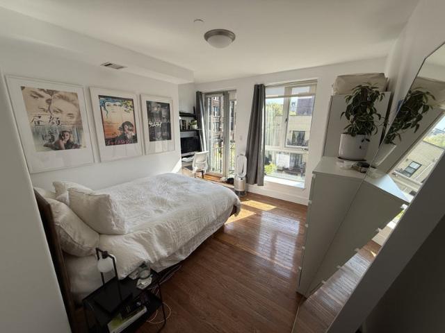 Looking for a roommate June 1st