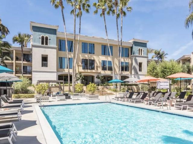 Looking for a Roommate – Sherman Oaks, 2B/2B