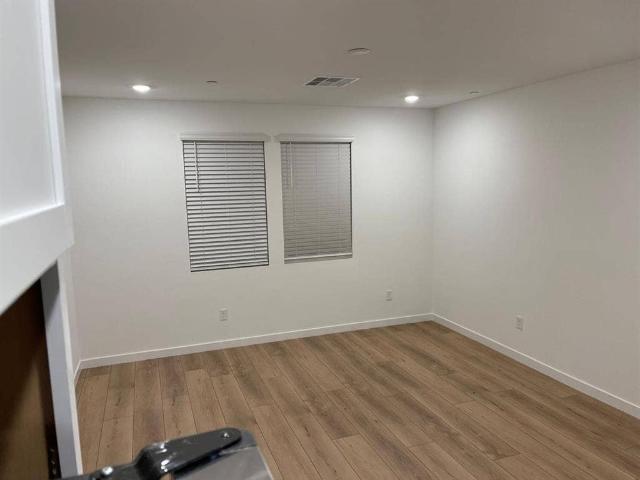 Looking for a roommate: single unit