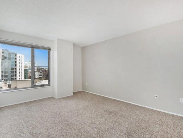 Looking for a roommate to move in by July