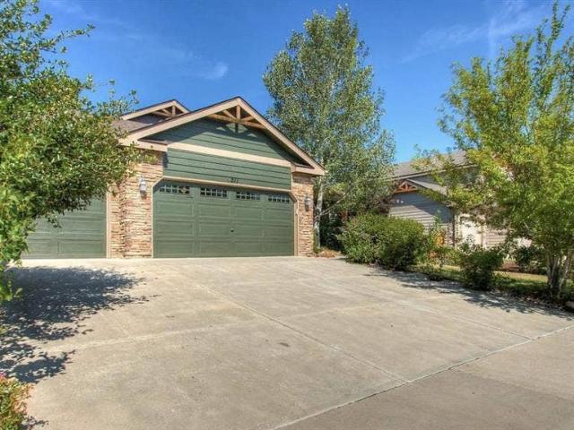 Looking for a roommate!
