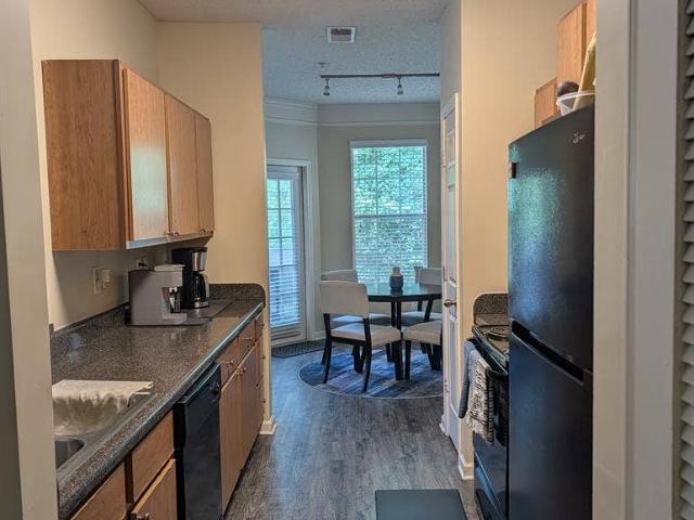 Looking for a roommate