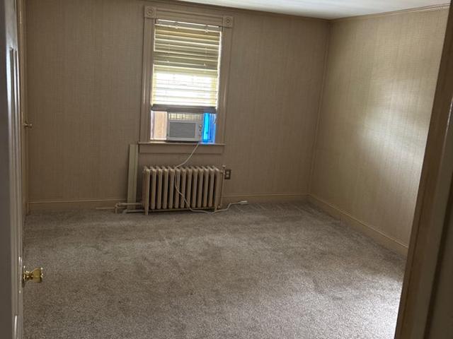 Looking for a roommate