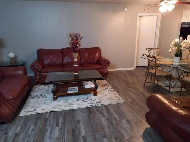 Looking for a roommate. 1 bedroom